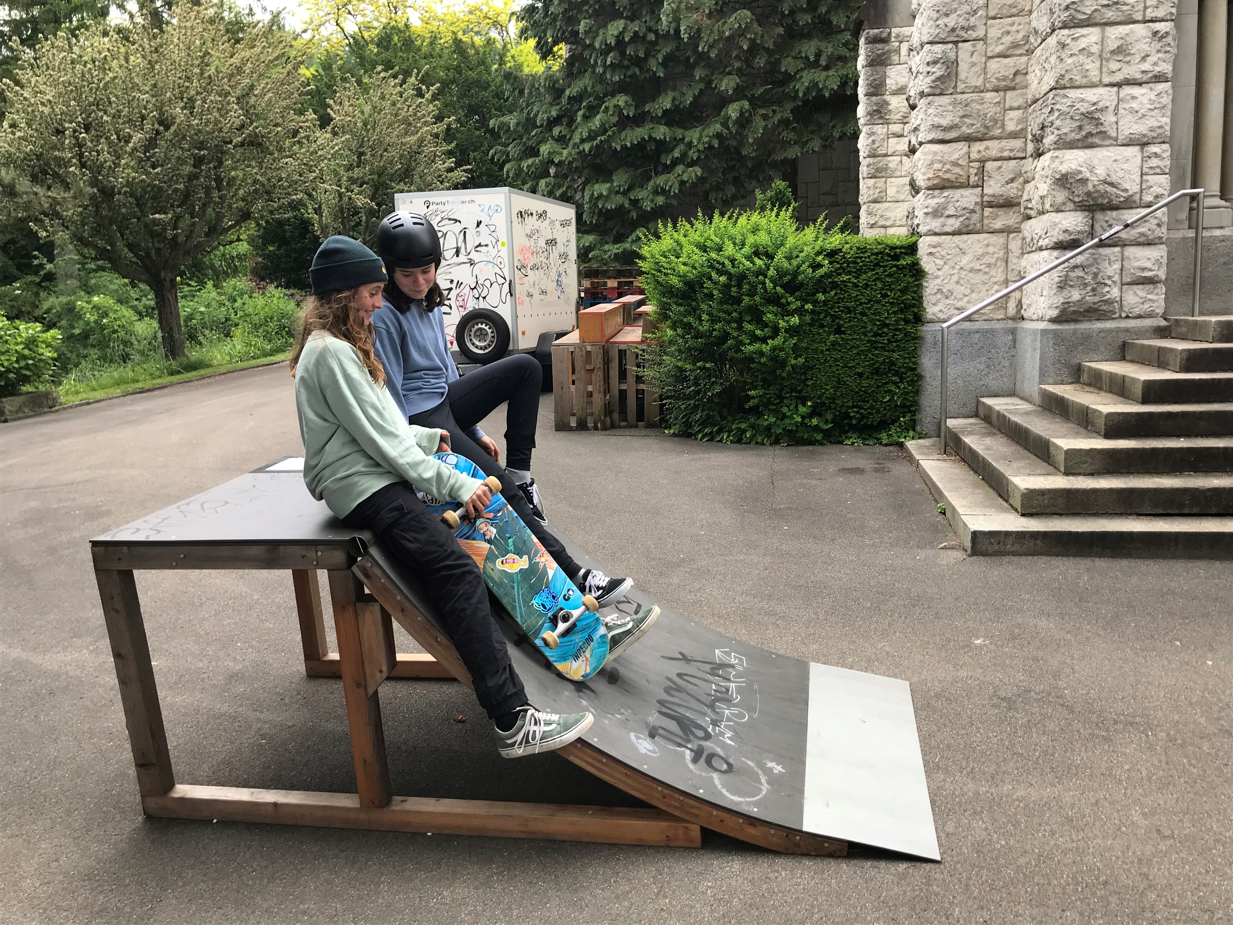 Neuer Skatespot bei der Kirche Wipkingen